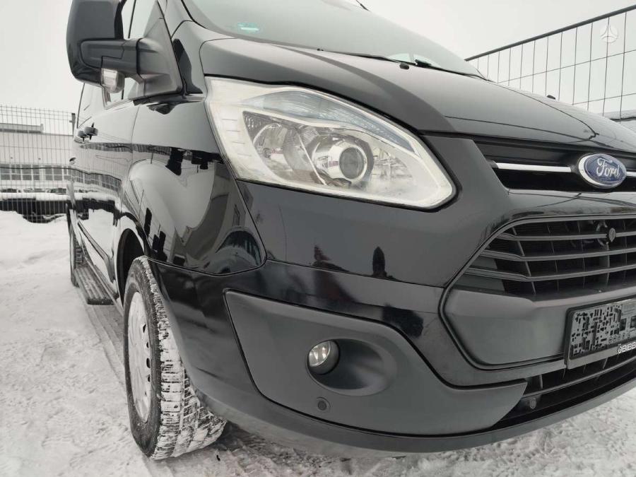 Black Ford Tourneo Custom 2013 in Marijampole, with an engine capacity of 2.20 L and mileage of 195 thousand km for 12750 €, photo 6 on AUTOMOTO.COM.LV