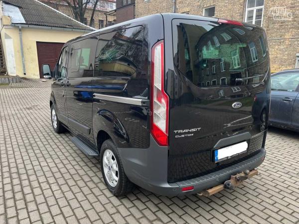 Melns Ford Tourneo Custom 2014 Viļņa, ar dzinēja tilpumu 2.20 L un nobraukumu 229 tūkst. km par 11700 €, foto 4 vietnē AUTOMOTO.COM.LV