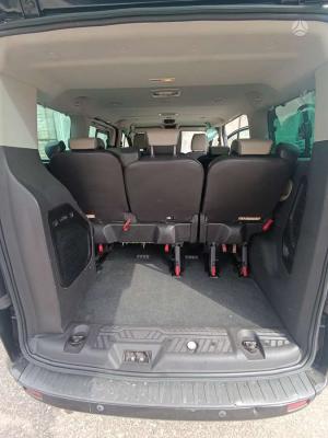 Melns Ford Tourneo Custom 2014 Plungė, ar dzinēja tilpumu 2.20 L un nobraukumu 359 tūkst. km par 6500 €, foto 12 vietnē AUTOMOTO.COM.LV