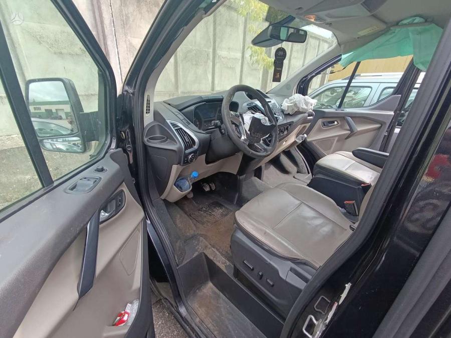 Melns Ford Tourneo Custom 2014 Plungė, ar dzinēja tilpumu 2.20 L un nobraukumu 359 tūkst. km par 6500 €, foto 14 vietnē AUTOMOTO.COM.LV