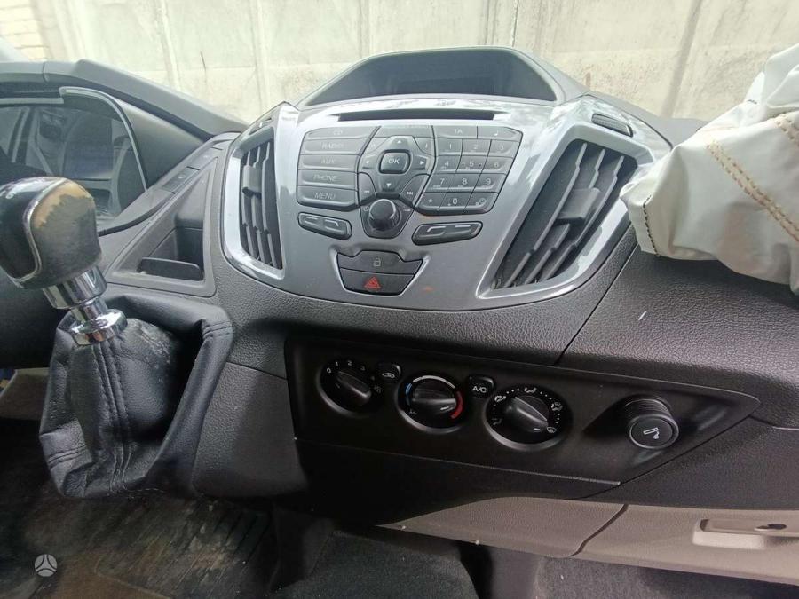 Melns Ford Tourneo Custom 2014 Plungė, ar dzinēja tilpumu 2.20 L un nobraukumu 359 tūkst. km par 6500 €, foto 17 vietnē AUTOMOTO.COM.LV