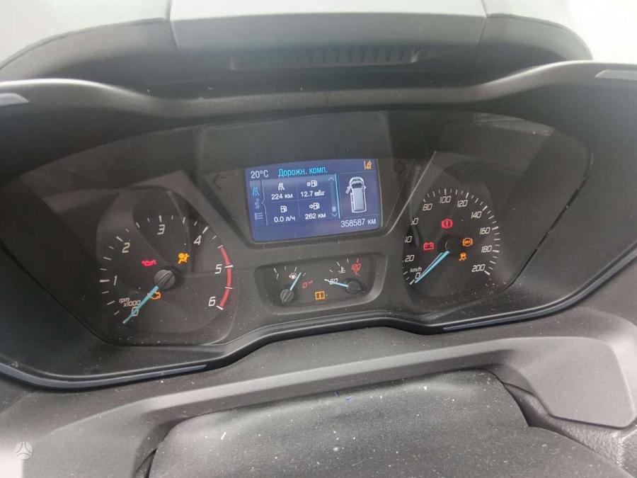 Melns Ford Tourneo Custom 2014 Plungė, ar dzinēja tilpumu 2.20 L un nobraukumu 359 tūkst. km par 6500 €, foto 18 vietnē AUTOMOTO.COM.LV