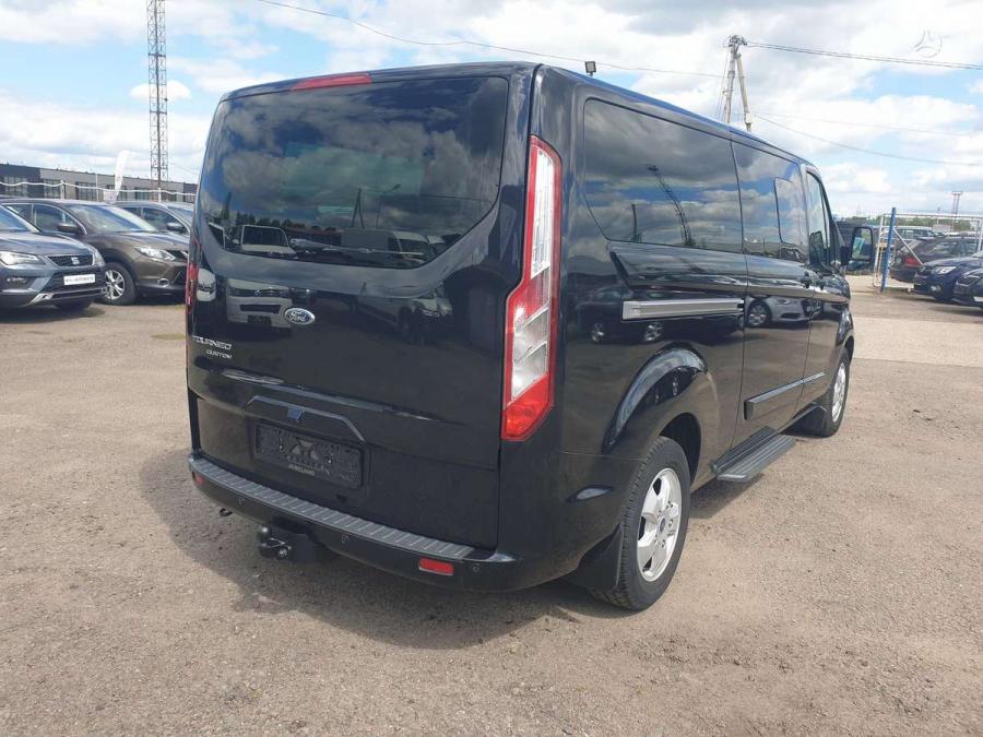 Melns Ford Tourneo Custom 2016 Kauņa, ar dzinēja tilpumu 2.20 L un nobraukumu 182 tūkst. km par 13950 €, foto 7 vietnē AUTOMOTO.COM.LV
