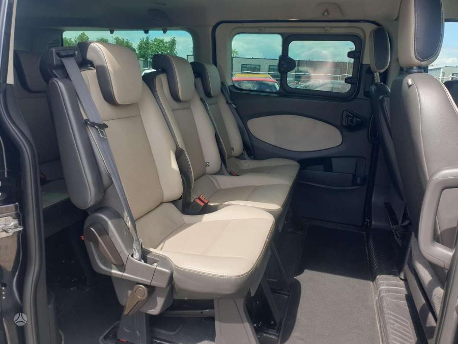 Melns Ford Tourneo Custom 2016 Kauņa, ar dzinēja tilpumu 2.20 L un nobraukumu 182 tūkst. km par 13950 €, foto 26 vietnē AUTOMOTO.COM.LV