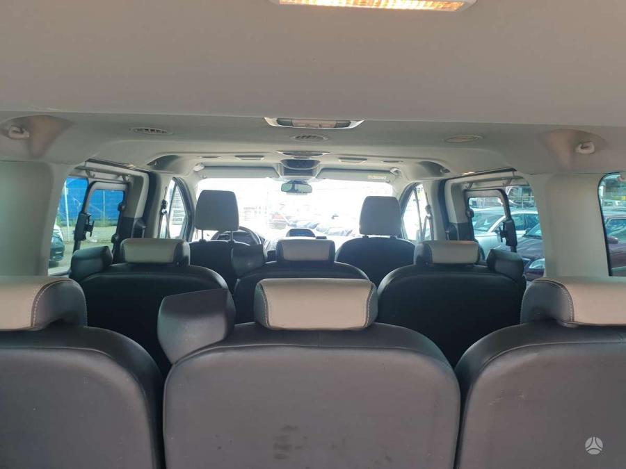 Melns Ford Tourneo Custom 2016 Kauņa, ar dzinēja tilpumu 2.20 L un nobraukumu 182 tūkst. km par 13950 €, foto 31 vietnē AUTOMOTO.COM.LV