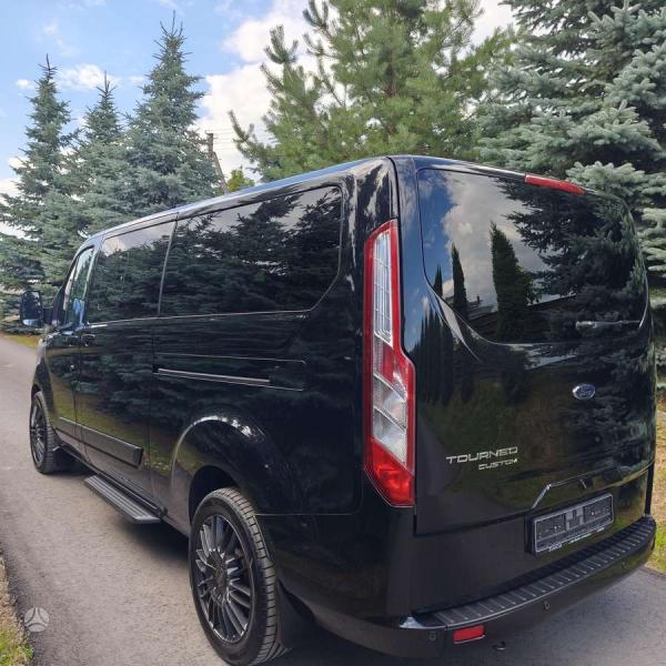 Melns Ford Tourneo Custom 2018 Utena, ar dzinēja tilpumu 2.00 L un nobraukumu 198 tūkst. km par 17900 €, foto 4 vietnē AUTOMOTO.COM.LV