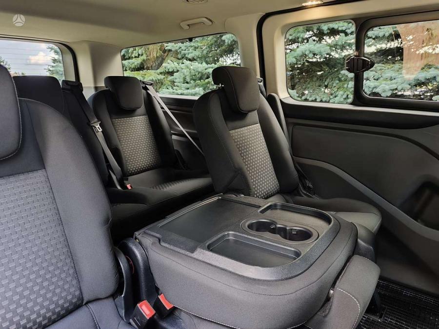 Melns Ford Tourneo Custom 2018 Utena, ar dzinēja tilpumu 2.00 L un nobraukumu 198 tūkst. km par 17900 €, foto 13 vietnē AUTOMOTO.COM.LV