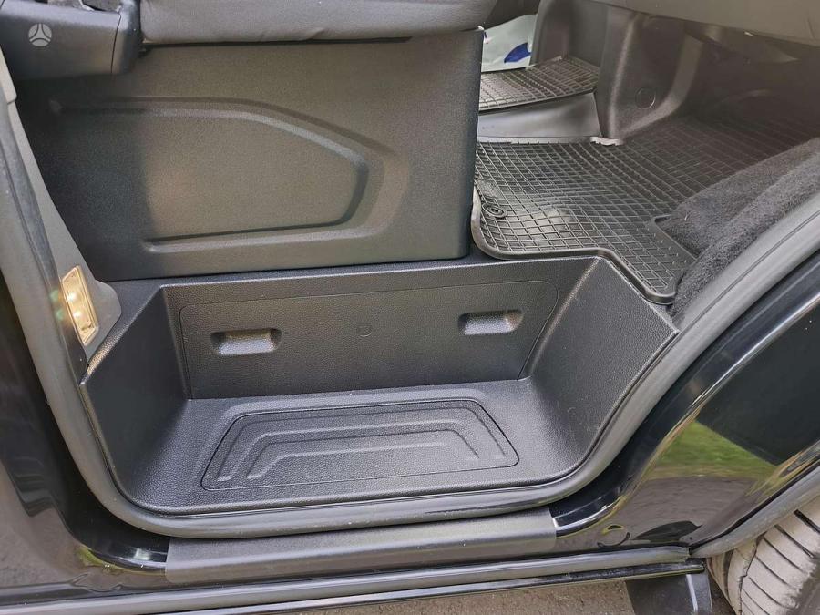 Melns Ford Tourneo Custom 2018 Utena, ar dzinēja tilpumu 2.00 L un nobraukumu 198 tūkst. km par 17900 €, foto 17 vietnē AUTOMOTO.COM.LV