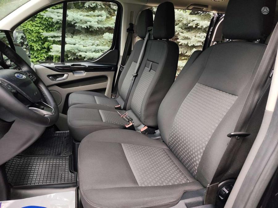 Melns Ford Tourneo Custom 2018 Utena, ar dzinēja tilpumu 2.00 L un nobraukumu 198 tūkst. km par 17900 €, foto 20 vietnē AUTOMOTO.COM.LV