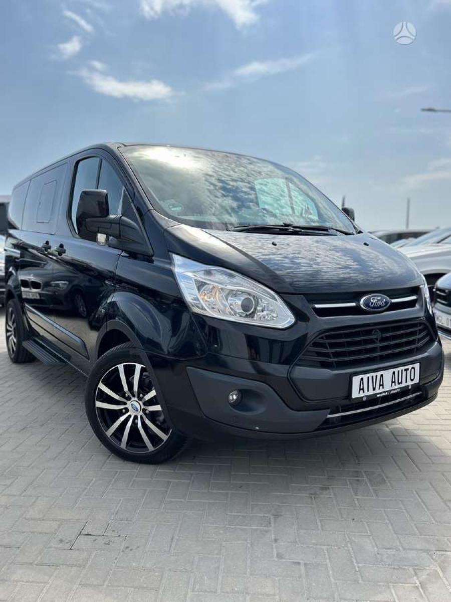 Black Ford Tourneo Custom 2018 in Kaunas, with an engine capacity of 2.00 L and mileage of 224 thousand km for 21250 €, photo 4 on AUTOMOTO.COM.LV