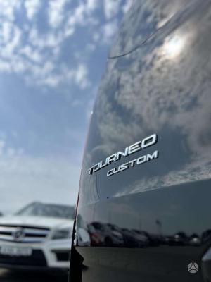 Black Ford Tourneo Custom 2018 in Kaunas, with an engine capacity of 2.00 L and mileage of 224 thousand km for 21250 €, photo 11 on AUTOMOTO.COM.LV