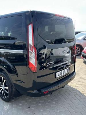 Black Ford Tourneo Custom 2018 in Kaunas, with an engine capacity of 2.00 L and mileage of 224 thousand km for 21250 €, photo 12 on AUTOMOTO.COM.LV
