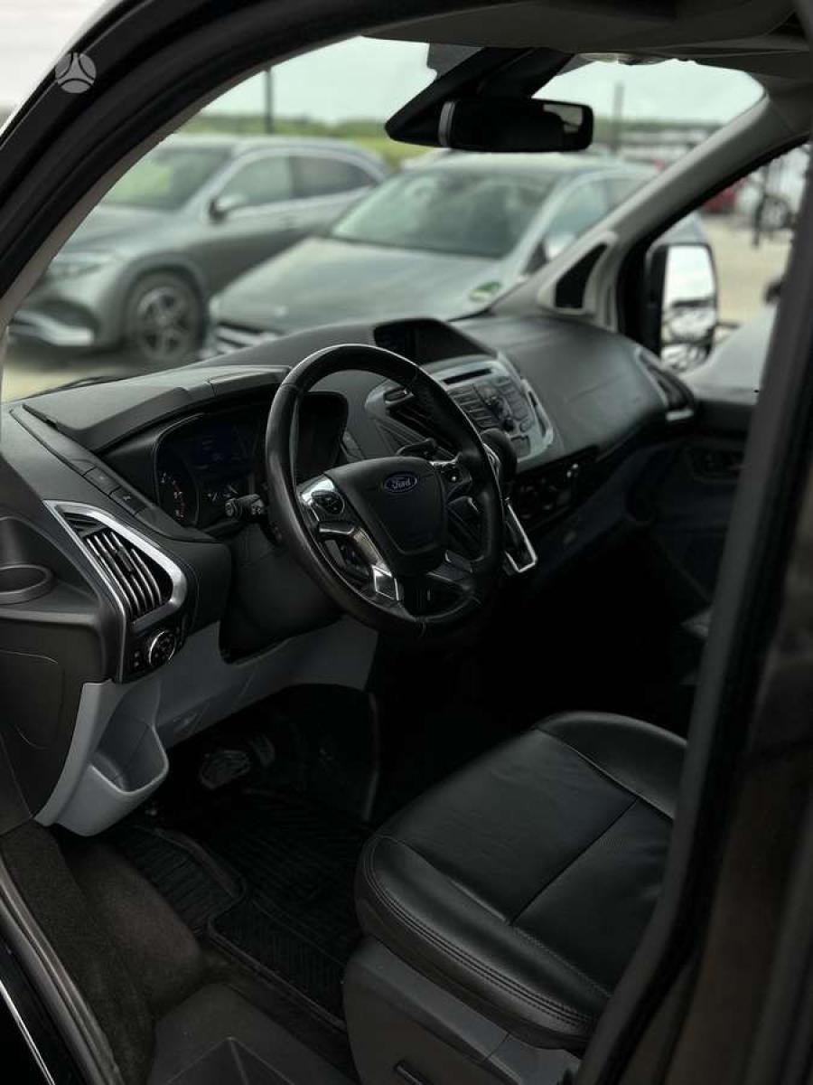 Black Ford Tourneo Custom 2018 in Kaunas, with an engine capacity of 2.00 L and mileage of 224 thousand km for 21250 €, photo 19 on AUTOMOTO.COM.LV