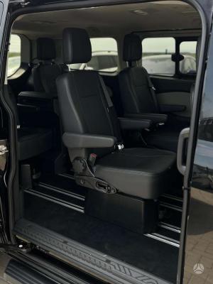 Black Ford Tourneo Custom 2018 in Kaunas, with an engine capacity of 2.00 L and mileage of 224 thousand km for 21250 €, photo 36 on AUTOMOTO.COM.LV