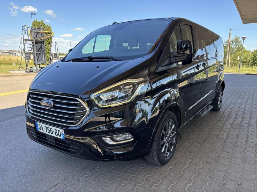 Melns Ford Tourneo Custom 2021 Tauragė, ar dzinēja tilpumu 2.00 L un nobraukumu 240 tūkst. km par 16900 €, foto 1 vietnē AUTOMOTO.COM.LV