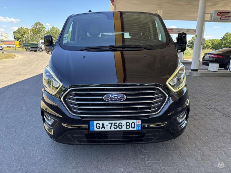 Melns Ford Tourneo Custom 2021 Tauragė, ar dzinēja tilpumu 2.00 L un nobraukumu 240 tūkst. km par 16900 €, foto 3 vietnē AUTOMOTO.COM.LV