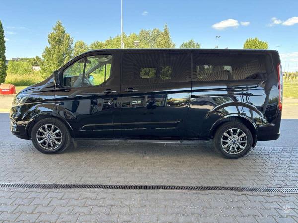 Melns Ford Tourneo Custom 2021 Tauragė, ar dzinēja tilpumu 2.00 L un nobraukumu 240 tūkst. km par 16900 €, foto 4 vietnē AUTOMOTO.COM.LV