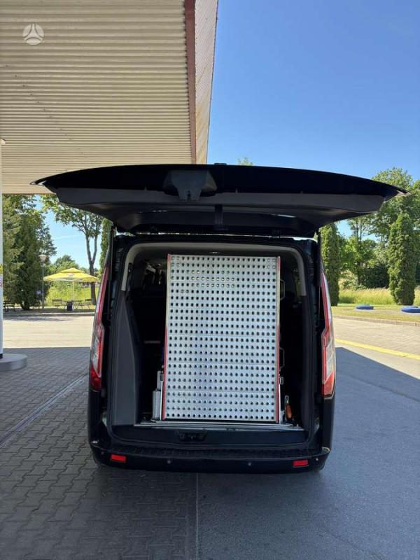 Melns Ford Tourneo Custom 2021 Tauragė, ar dzinēja tilpumu 2.00 L un nobraukumu 240 tūkst. km par 16900 €, foto 9 vietnē AUTOMOTO.COM.LV