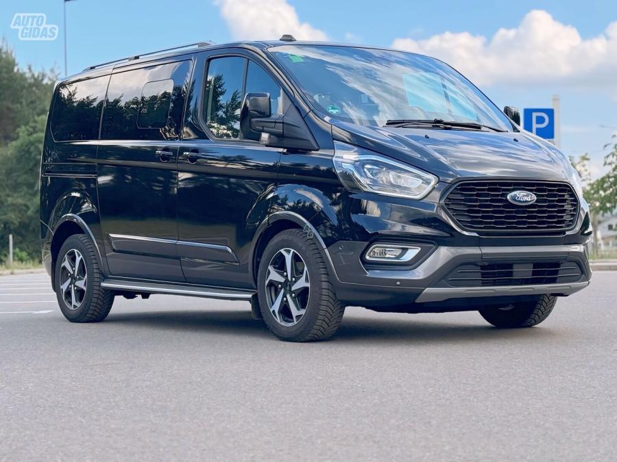 Black Ford Tourneo Custom 2022 in Vilnius, with an engine capacity of 2.00 L and mileage of 45 thousand km for 38000 €, photo 1 on AUTOMOTO.COM.LV