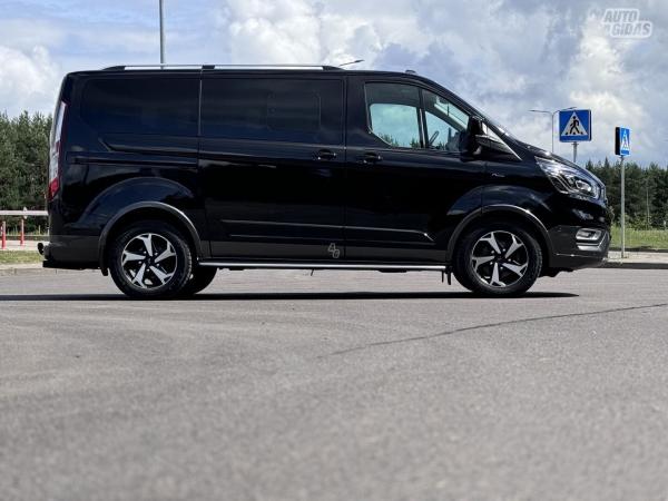 Melns Ford Tourneo Custom 2022 Viļņa, ar dzinēja tilpumu 2.00 L un nobraukumu 45 tūkst. km par 38000 €, foto 9 vietnē AUTOMOTO.COM.LV