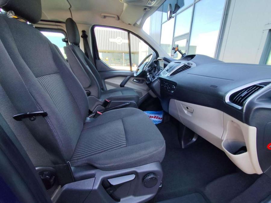 Blue Ford Tourneo Custom 2013 in Siauliai, with an engine capacity of 2.20 L and mileage of 267 thousand km for 10590 €, photo 19 on AUTOMOTO.COM.LV