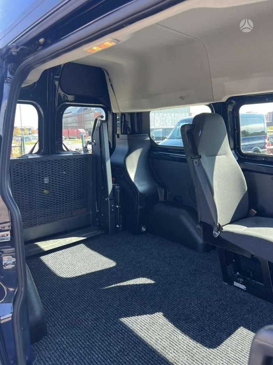 Zils Ford Tourneo Custom 2016 Klaipėda, ar dzinēja tilpumu 2.00 L un nobraukumu 106 tūkst. km par 11900 €, foto 13 vietnē AUTOMOTO.COM.LV