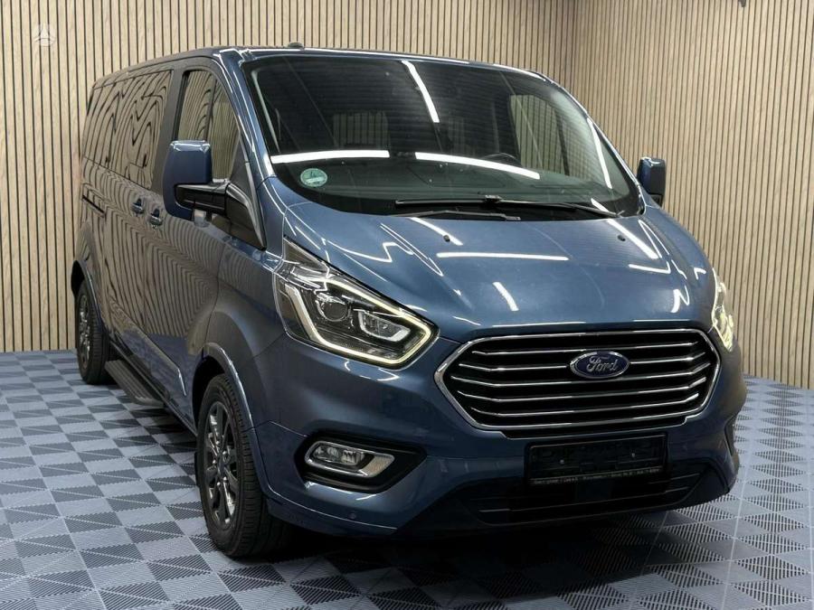 Blue Ford Tourneo Custom 2019 in Marijampole, with an engine capacity of 2.00 L and mileage of 205 thousand km for 21900 €, photo 1 on AUTOMOTO.COM.LV