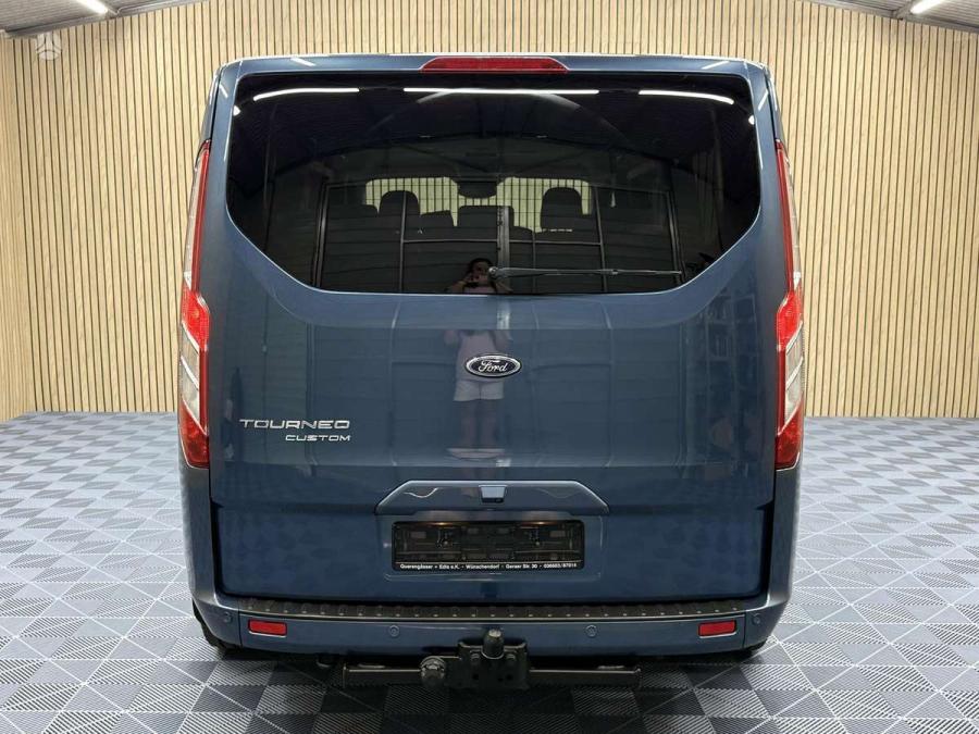 Blue Ford Tourneo Custom 2019 in Marijampole, with an engine capacity of 2.00 L and mileage of 205 thousand km for 21900 €, photo 7 on AUTOMOTO.COM.LV