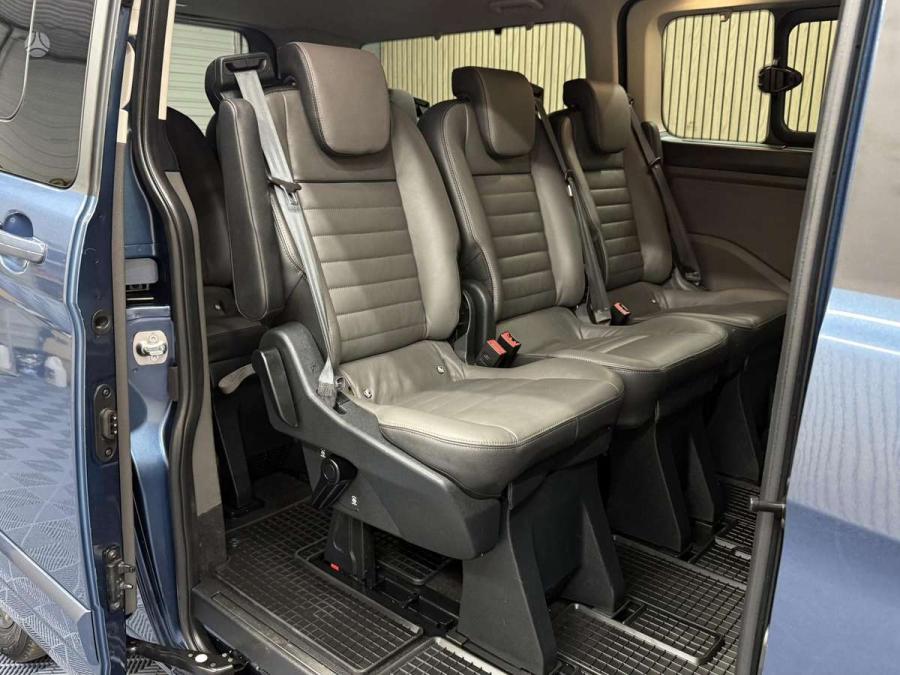 Blue Ford Tourneo Custom 2019 in Marijampole, with an engine capacity of 2.00 L and mileage of 205 thousand km for 21900 €, photo 13 on AUTOMOTO.COM.LV