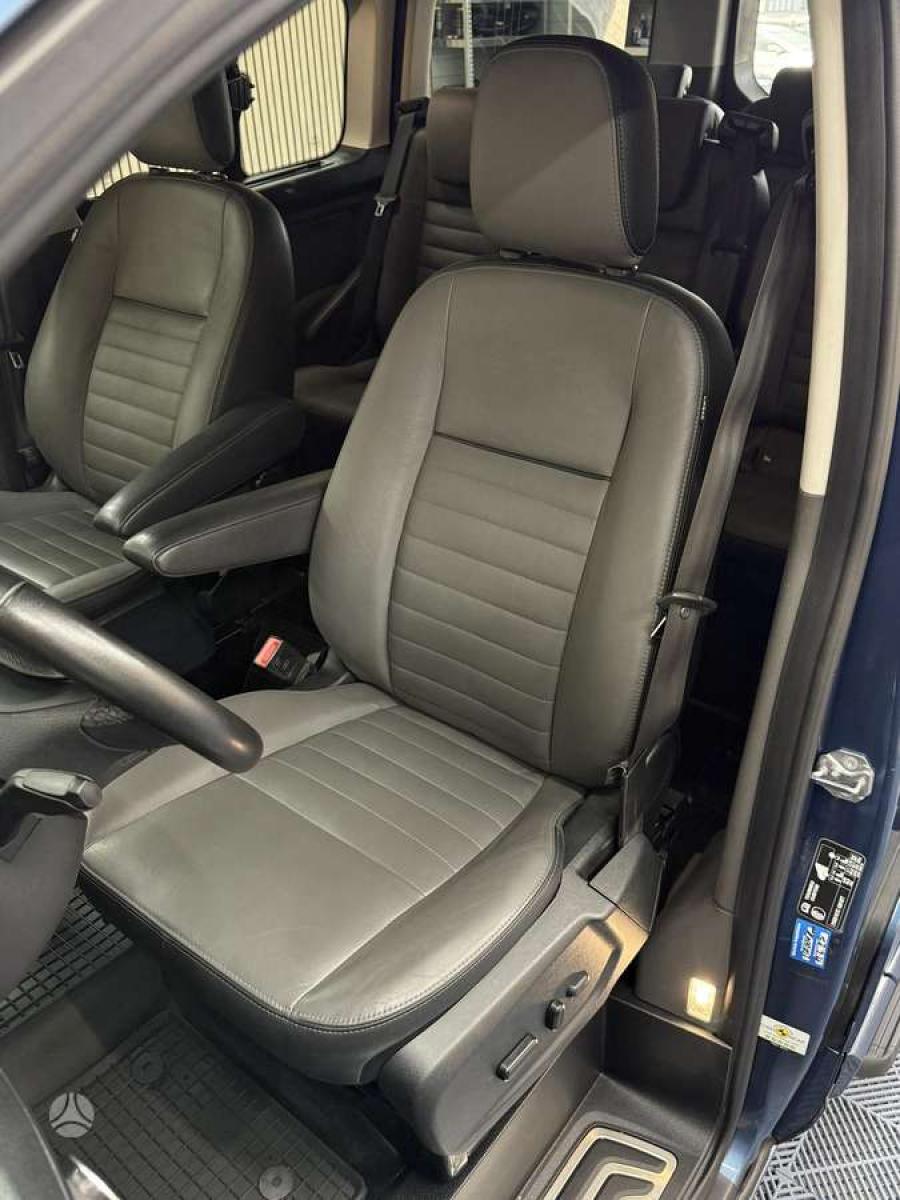 Blue Ford Tourneo Custom 2019 in Marijampole, with an engine capacity of 2.00 L and mileage of 205 thousand km for 21900 €, photo 17 on AUTOMOTO.COM.LV