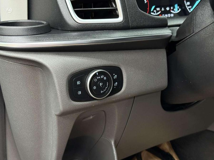Blue Ford Tourneo Custom 2019 in Marijampole, with an engine capacity of 2.00 L and mileage of 205 thousand km for 21900 €, photo 23 on AUTOMOTO.COM.LV