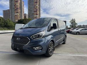 Zils Ford Tourneo Custom 2019 Viļņa, ar dzinēja tilpumu 2.00 L un nobraukumu 115 tūkst. km par 23500 €, foto 1 vietnē AUTOMOTO.COM.LV