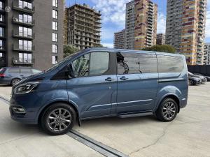 Zils Ford Tourneo Custom 2019 Viļņa, ar dzinēja tilpumu 2.00 L un nobraukumu 115 tūkst. km par 23500 €, foto 3 vietnē AUTOMOTO.COM.LV