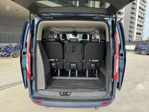 Zils Ford Tourneo Custom 2019 Viļņa, ar dzinēja tilpumu 2.00 L un nobraukumu 115 tūkst. km par 23500 €, foto 11 vietnē AUTOMOTO.COM.LV