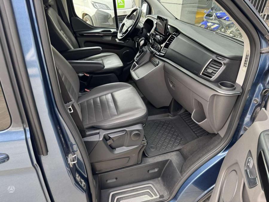 Zils Ford Tourneo Custom 2019 Viļņa, ar dzinēja tilpumu 2.00 L un nobraukumu 115 tūkst. km par 23500 €, foto 13 vietnē AUTOMOTO.COM.LV