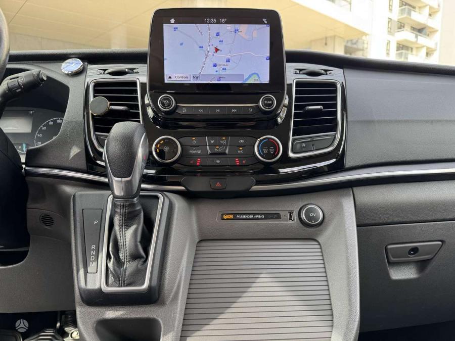 Zils Ford Tourneo Custom 2019 Viļņa, ar dzinēja tilpumu 2.00 L un nobraukumu 115 tūkst. km par 23500 €, foto 17 vietnē AUTOMOTO.COM.LV