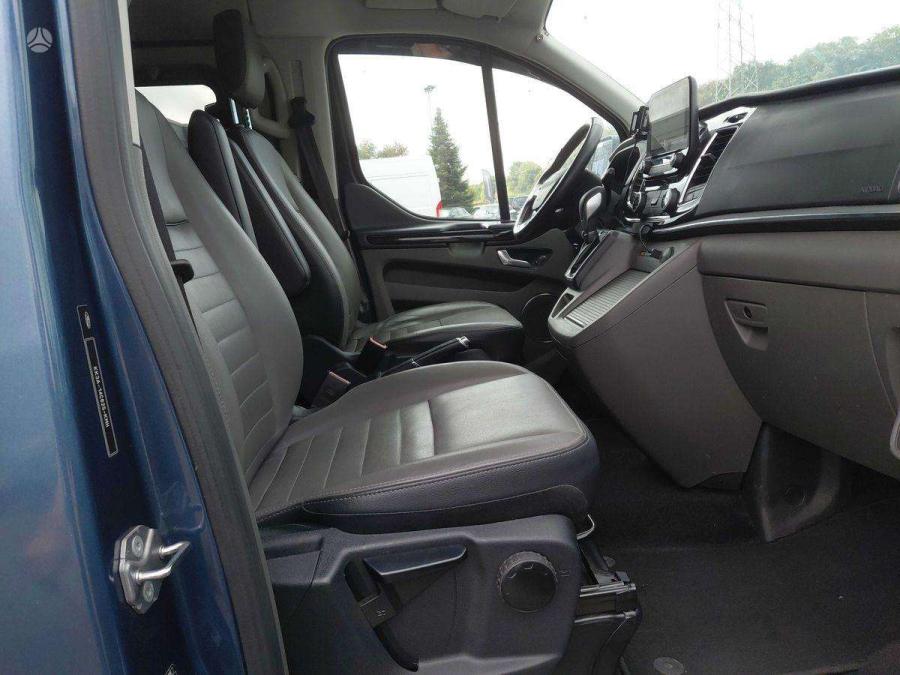 Blue Ford Tourneo Custom 2021 in Vilnius, with an engine capacity of 2.00 L and mileage of 200 thousand km for 23190 €, photo 13 on AUTOMOTO.COM.LV