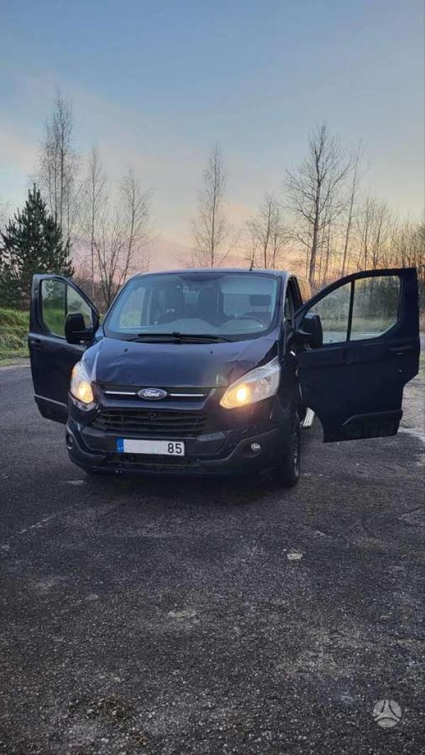 Blue Ford Tourneo Custom 2013 in Anyksciai, with an engine capacity of 2.20 L and mileage of 379 thousand km for 4200 €, photo 2 on AUTOMOTO.COM.LV