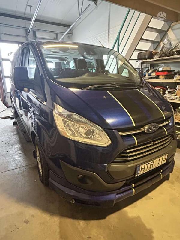 Zils Ford Tourneo Custom 2015 Viļņa, ar dzinēja tilpumu 2.20 L un nobraukumu 250 tūkst. km par 16600 €, foto 2 vietnē AUTOMOTO.COM.LV