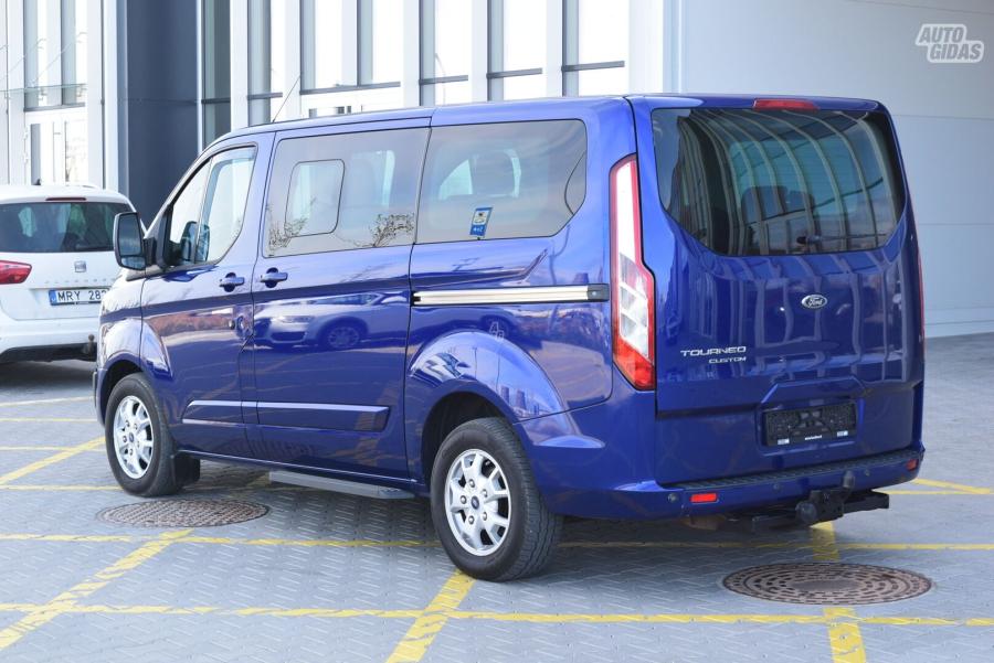 Zils Ford Tourneo Custom 2015 Viļņa, ar dzinēja tilpumu 2.20 L un nobraukumu 198 tūkst. km par 14550 €, foto 7 vietnē AUTOMOTO.COM.LV