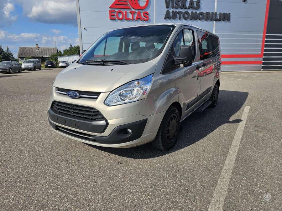 Brown Ford Tourneo Custom 2017 in Ukmerge, with an engine capacity of 2.00 L and mileage of 296 thousand km for 12500 €, photo 1 on AUTOMOTO.COM.LV