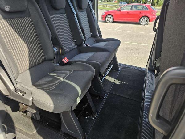 Brown Ford Tourneo Custom 2017 in Ukmerge, with an engine capacity of 2.00 L and mileage of 296 thousand km for 12500 €, photo 2 on AUTOMOTO.COM.LV