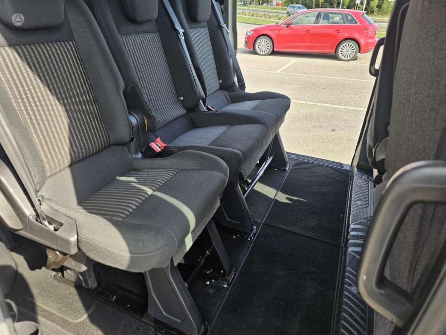 Brown Ford Tourneo Custom 2017 in Ukmerge, with an engine capacity of 2.00 L and mileage of 296 thousand km for 12500 €, photo 3 on AUTOMOTO.COM.LV