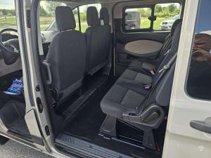 Brown Ford Tourneo Custom 2017 in Ukmerge, with an engine capacity of 2.00 L and mileage of 296 thousand km for 12500 €, photo 7 on AUTOMOTO.COM.LV
