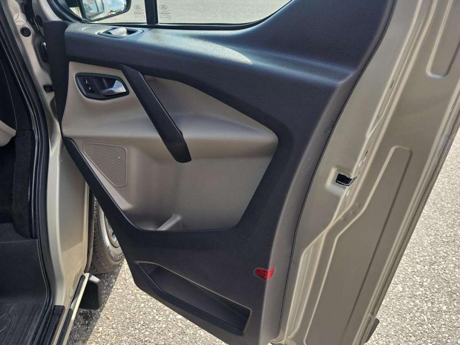 Brown Ford Tourneo Custom 2017 in Ukmerge, with an engine capacity of 2.00 L and mileage of 296 thousand km for 12500 €, photo 18 on AUTOMOTO.COM.LV