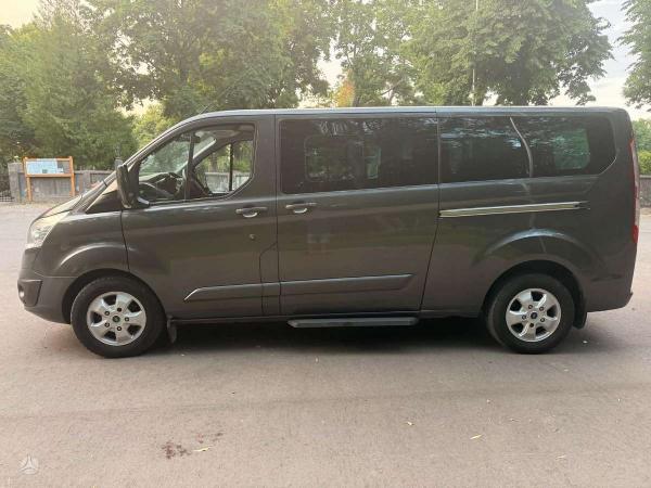 Green Ford Tourneo Custom 2016 in Palanga, with an engine capacity of 1.90 L and mileage of 198 thousand km for 13300 €, photo 2 on AUTOMOTO.COM.LV