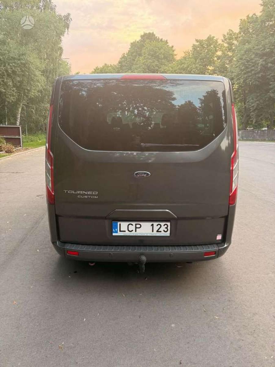 Zaļš Ford Tourneo Custom 2016 Palanga, ar dzinēja tilpumu 1.90 L un nobraukumu 198 tūkst. km par 13300 €, foto 5 vietnē AUTOMOTO.COM.LV