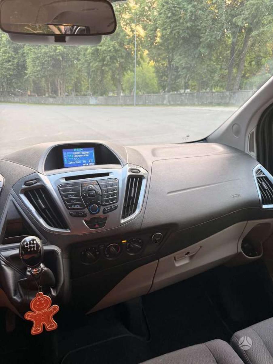 Zaļš Ford Tourneo Custom 2016 Palanga, ar dzinēja tilpumu 1.90 L un nobraukumu 198 tūkst. km par 13300 €, foto 7 vietnē AUTOMOTO.COM.LV