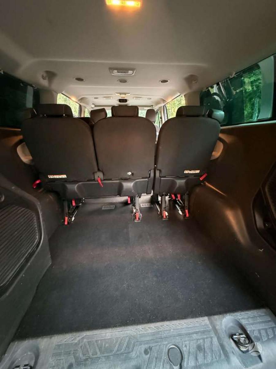 Zaļš Ford Tourneo Custom 2016 Palanga, ar dzinēja tilpumu 1.90 L un nobraukumu 198 tūkst. km par 13300 €, foto 12 vietnē AUTOMOTO.COM.LV