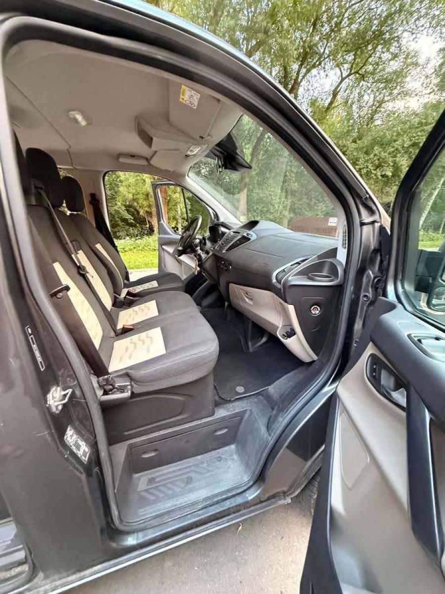 Zaļš Ford Tourneo Custom 2016 Palanga, ar dzinēja tilpumu 1.90 L un nobraukumu 198 tūkst. km par 13300 €, foto 16 vietnē AUTOMOTO.COM.LV